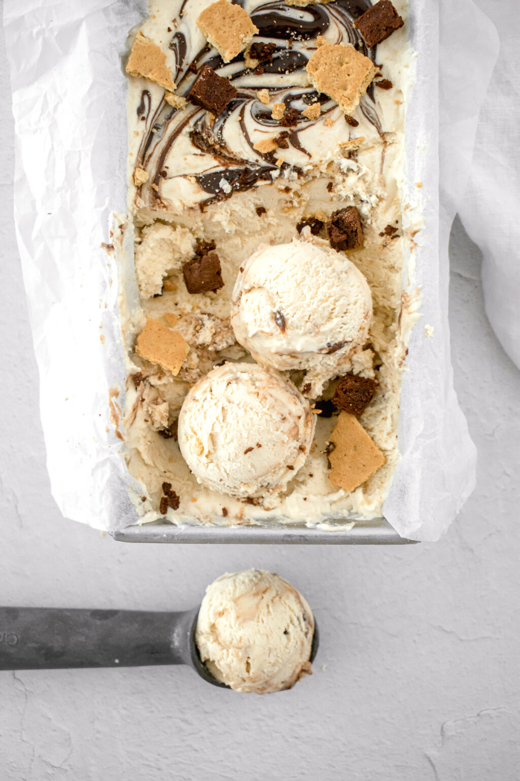 No Churn Graham Ice Cream With Brownie Fudge Swirl - Sloane's Table