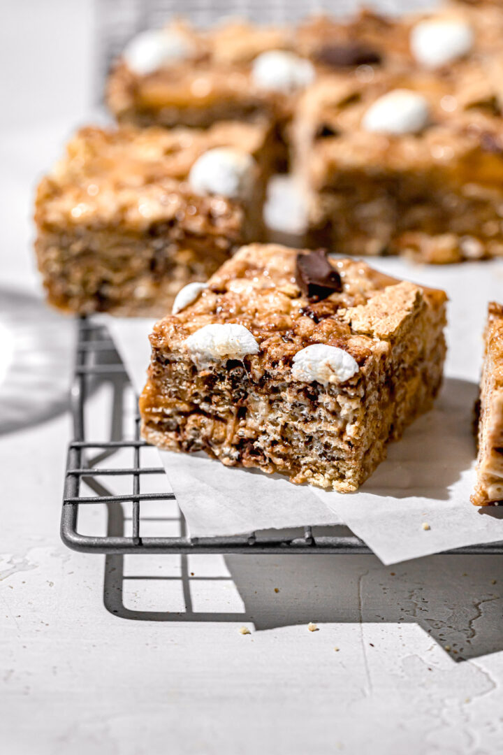 Caramel S'mores Rice Krispie Treats - Sloane's Table